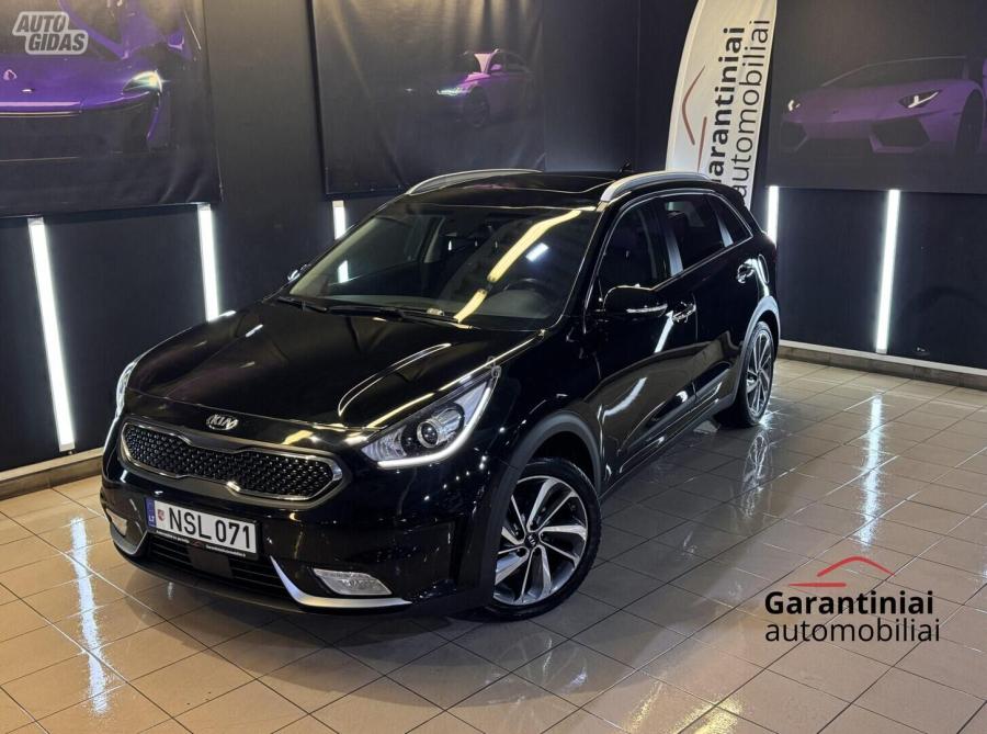 Black Kia Niro 2018 in Avizieniai, with an engine capacity of 1.60 L and mileage of 123 thousand km for 11950 €, photo 1 on AUTOMOTO.COM.LV