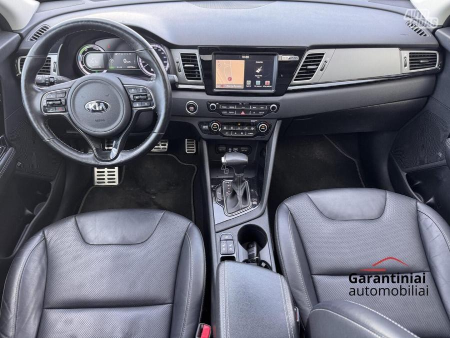 Black Kia Niro 2018 in Avizieniai, with an engine capacity of 1.60 L and mileage of 123 thousand km for 11950 €, photo 7 on AUTOMOTO.COM.LV