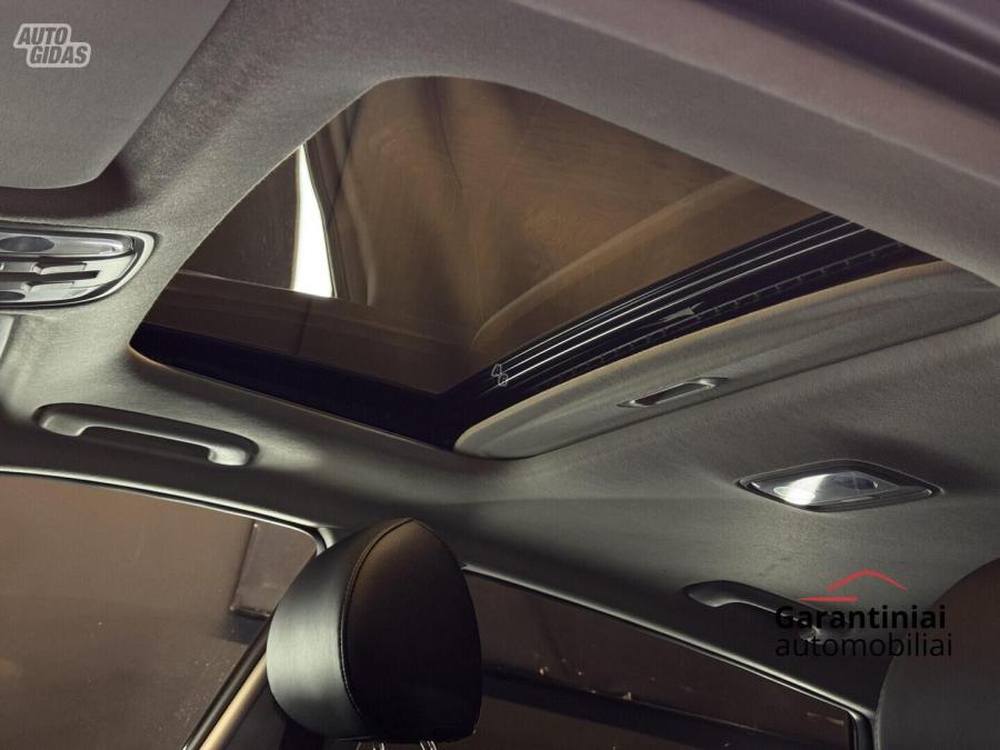 Black Kia Niro 2018 in Avizieniai, with an engine capacity of 1.60 L and mileage of 123 thousand km for 11950 €, photo 8 on AUTOMOTO.COM.LV