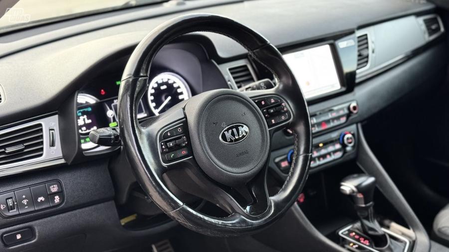 Melns Kia Niro 2018 Radviliškis, ar dzinēja tilpumu 1.60 L un nobraukumu 238 tūkst. km par 10650 €, foto 17 vietnē AUTOMOTO.COM.LV