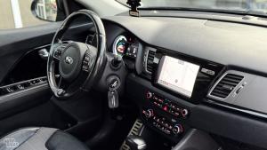 Melns Kia Niro 2018 Radviliškis, ar dzinēja tilpumu 1.60 L un nobraukumu 238 tūkst. km par 10650 €, foto 18 vietnē AUTOMOTO.COM.LV