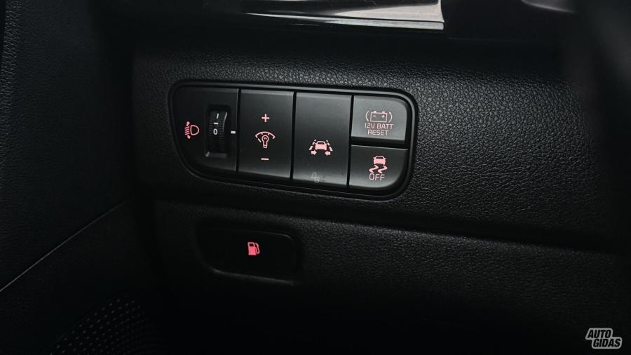 Melns Kia Niro 2018 Radviliškis, ar dzinēja tilpumu 1.60 L un nobraukumu 238 tūkst. km par 10650 €, foto 27 vietnē AUTOMOTO.COM.LV