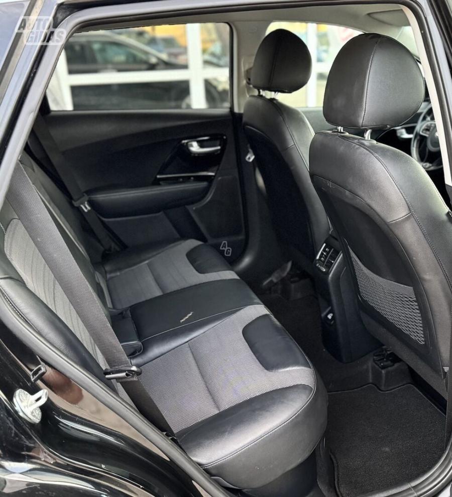 Melns Kia Niro 2018 Radviliškis, ar dzinēja tilpumu 1.60 L un nobraukumu 238 tūkst. km par 10650 €, foto 35 vietnē AUTOMOTO.COM.LV