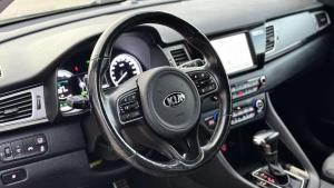 Черный Киа Niro 2018 в Радвилишкис, объемом двигателя 1.60 л и пробегом 238 тыс. км за 10650 €, фото 17 на AUTOMOTO.COM.LV