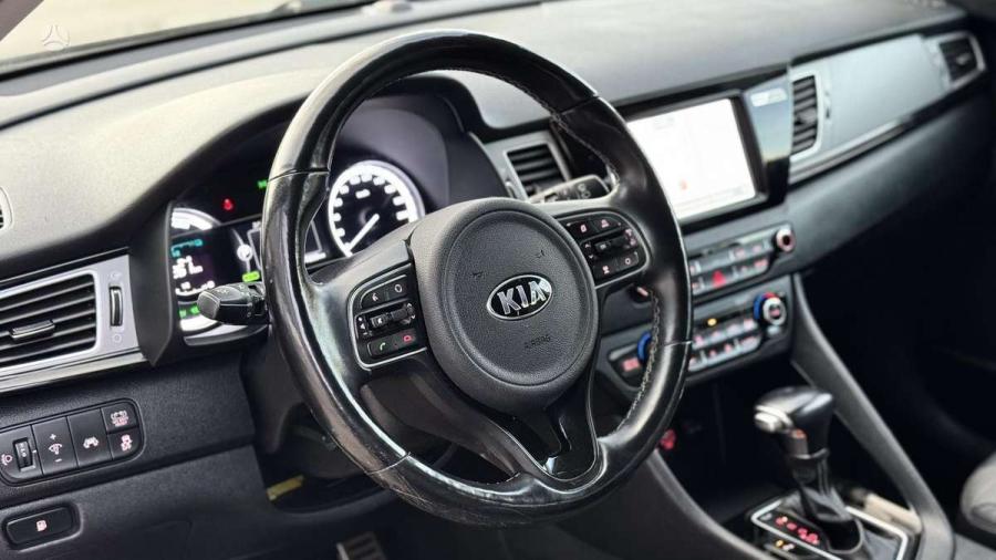 Черный Киа Niro 2018 в Радвилишкис, объемом двигателя 1.60 л и пробегом 238 тыс. км за 10650 €, фото 17 на AUTOMOTO.COM.LV