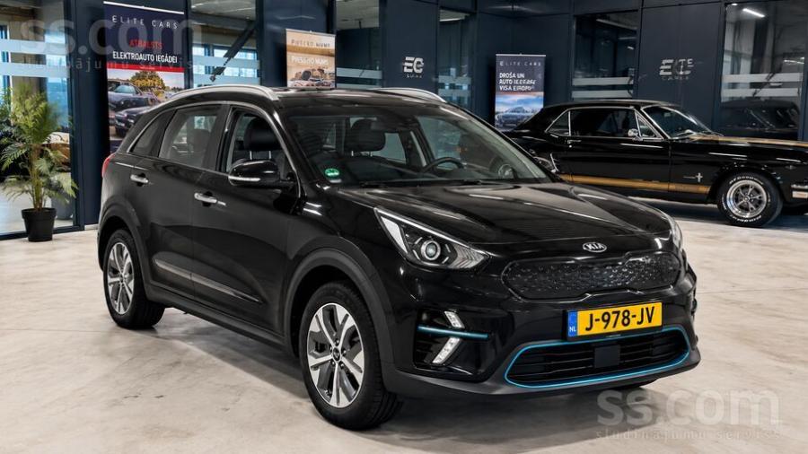 Черный Киа Niro 2020 в Рига, объемом двигателя 0.00 л и пробегом 115 тыс. км за 22990 €, фото 1 на AUTOMOTO.COM.LV