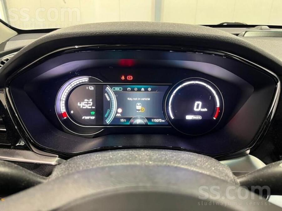 Черный Киа Niro 2020 в Рига, объемом двигателя 0.00 л и пробегом 115 тыс. км за 22990 €, фото 5 на AUTOMOTO.COM.LV