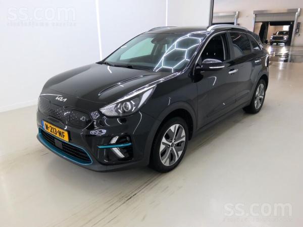 Black Kia Niro 2021 in Limbazi, with an engine capacity of 0.00 L and mileage of 117 thousand km for 19445 €, photo 1 on AUTOMOTO.COM.LV