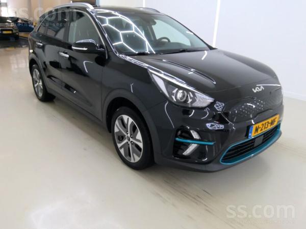 Black Kia Niro 2021 in Limbazi, with an engine capacity of 0.00 L and mileage of 117 thousand km for 19445 €, photo 2 on AUTOMOTO.COM.LV