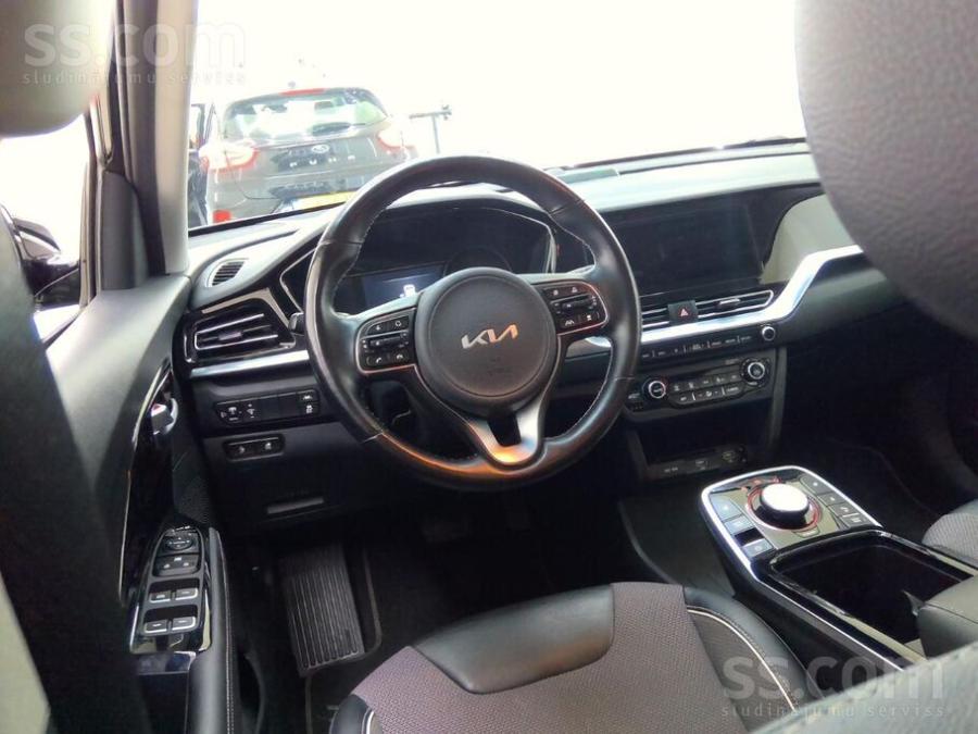 Черный Киа Niro 2021 в Лимбажи, объемом двигателя 0.00 л и пробегом 117 тыс. км за 19445 €, фото 6 на AUTOMOTO.COM.LV