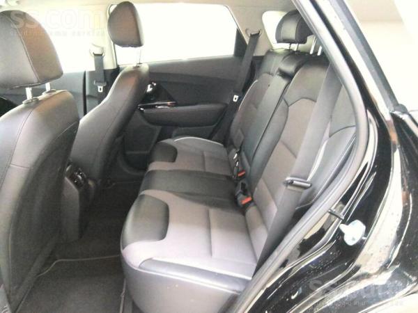 Black Kia Niro 2021 in Limbazi, with an engine capacity of 0.00 L and mileage of 117 thousand km for 19445 €, photo 8 on AUTOMOTO.COM.LV