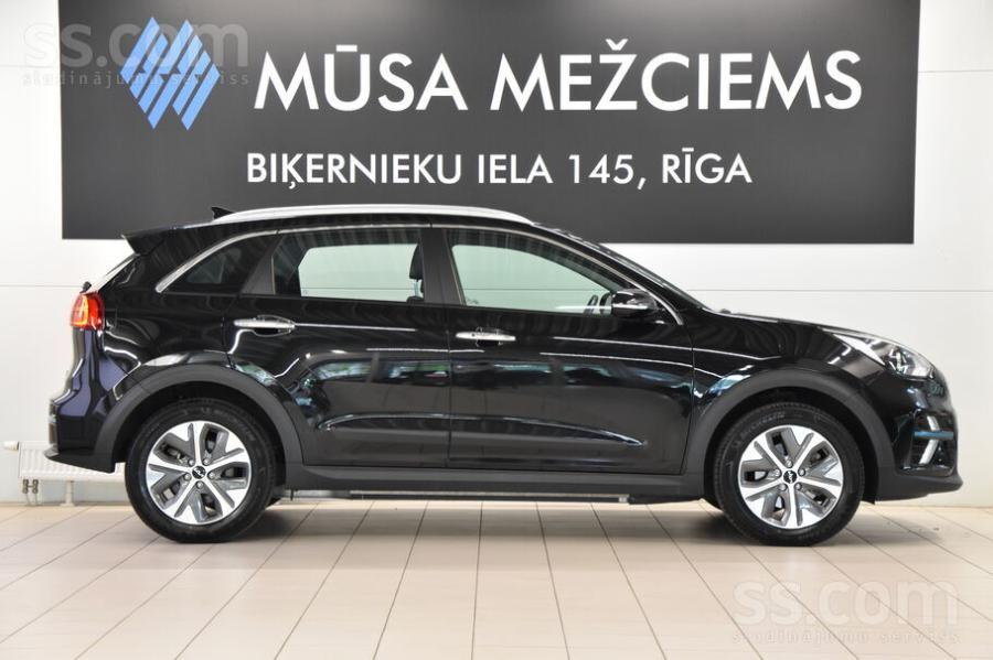 Melns Kia Niro 2022 Rīga, ar dzinēja tilpumu 0.00 L un nobraukumu 19 tūkst. km par 23990 €, foto 5 vietnē AUTOMOTO.COM.LV