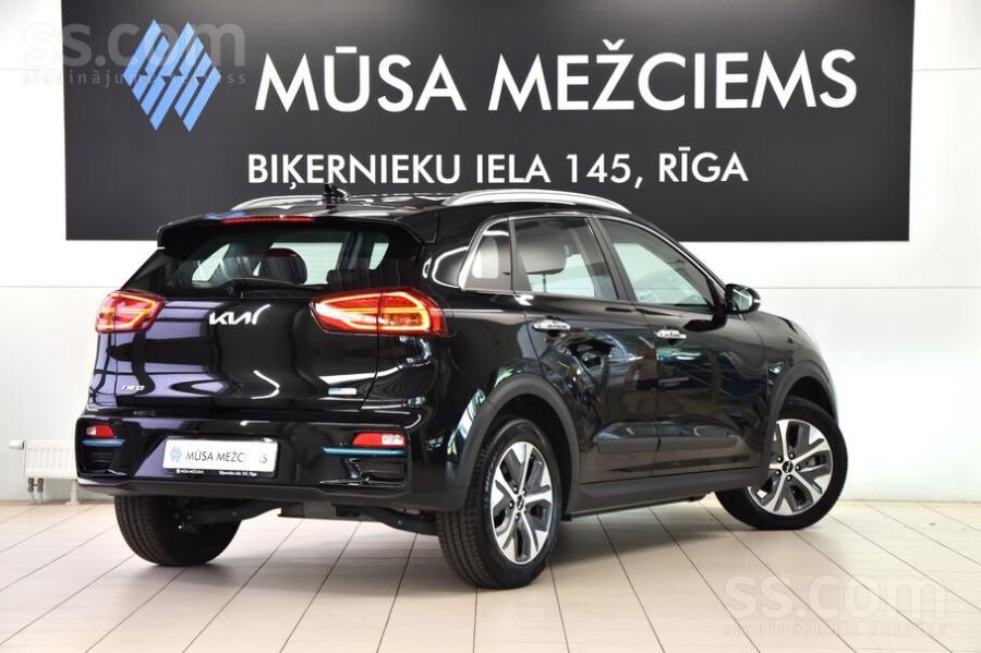Melns Kia Niro 2022 Rīga, ar dzinēja tilpumu 0.00 L un nobraukumu 19 tūkst. km par 23990 €, foto 7 vietnē AUTOMOTO.COM.LV