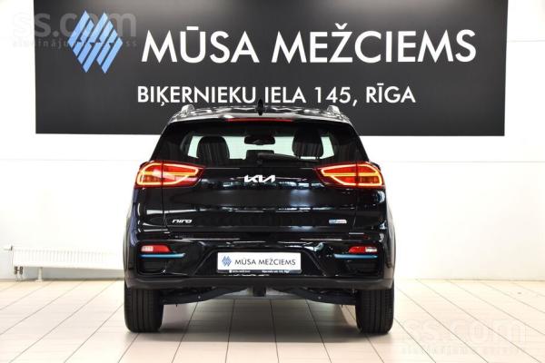 Черный Киа Niro 2022 в Рига, объемом двигателя 0.00 л и пробегом 19 тыс. км за 23990 €, фото 7 на AUTOMOTO.COM.LV