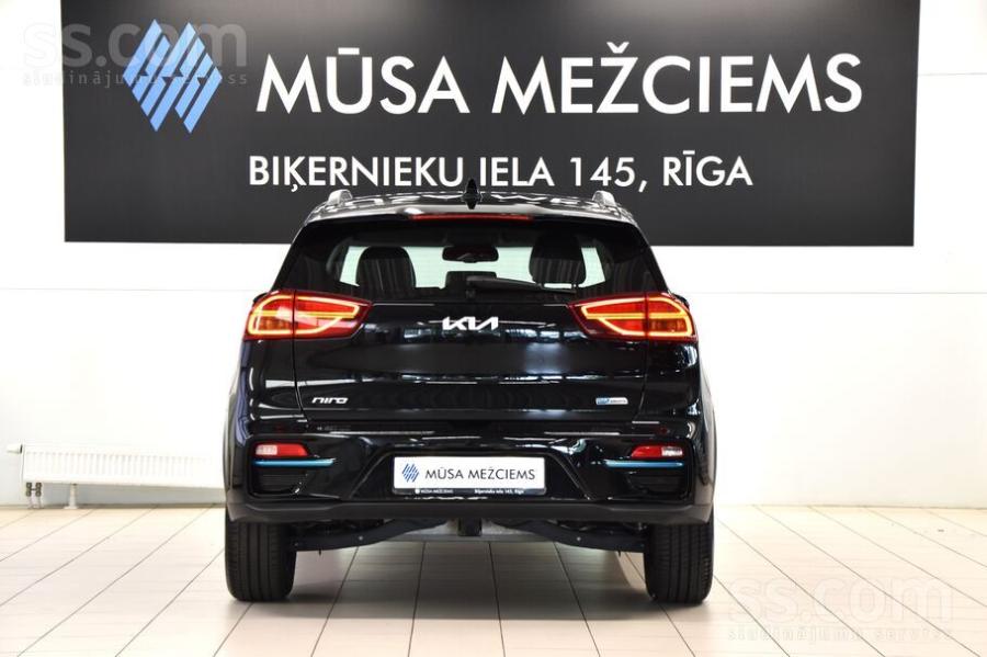 Melns Kia Niro 2022 Rīga, ar dzinēja tilpumu 0.00 L un nobraukumu 19 tūkst. km par 23990 €, foto 8 vietnē AUTOMOTO.COM.LV