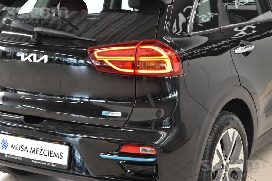 Melns Kia Niro 2022 Rīga, ar dzinēja tilpumu 0.00 L un nobraukumu 19 tūkst. km par 23990 €, foto 10 vietnē AUTOMOTO.COM.LV