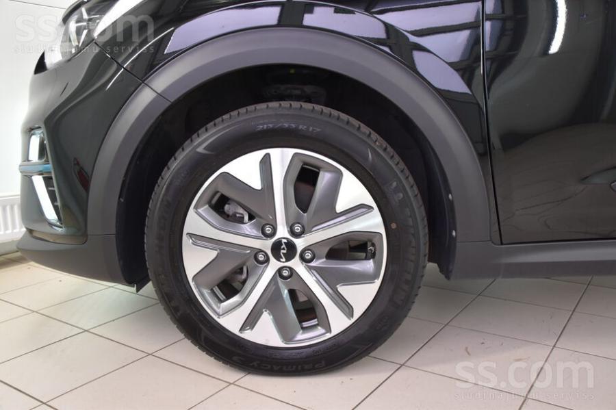 Melns Kia Niro 2022 Rīga, ar dzinēja tilpumu 0.00 L un nobraukumu 19 tūkst. km par 23990 €, foto 12 vietnē AUTOMOTO.COM.LV