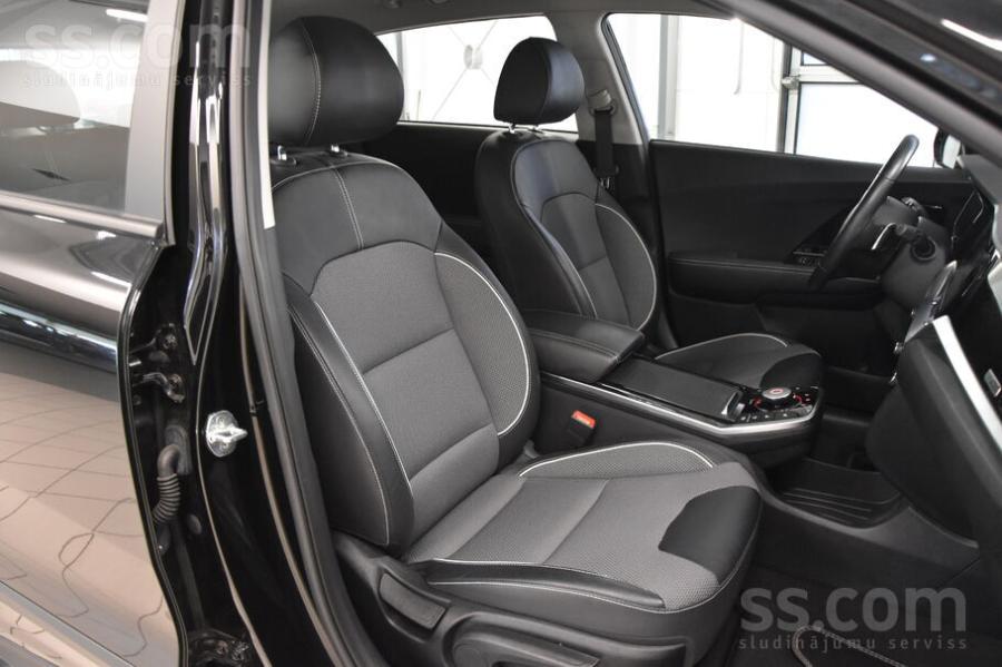 Melns Kia Niro 2022 Rīga, ar dzinēja tilpumu 0.00 L un nobraukumu 19 tūkst. km par 23990 €, foto 16 vietnē AUTOMOTO.COM.LV