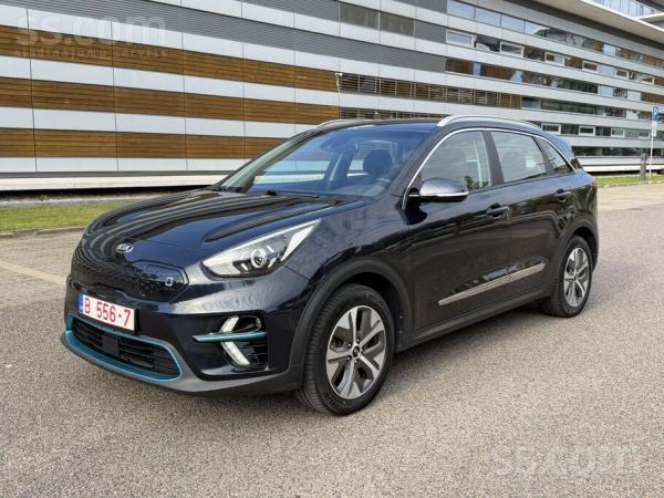 Melns Kia Niro 2022 Rīga, ar dzinēja tilpumu 0.00 L un nobraukumu 121 tūkst. km par 20500 €, foto 1 vietnē AUTOMOTO.COM.LV