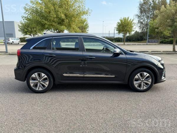 Melns Kia Niro 2022 Rīga, ar dzinēja tilpumu 0.00 L un nobraukumu 121 tūkst. km par 20500 €, foto 5 vietnē AUTOMOTO.COM.LV