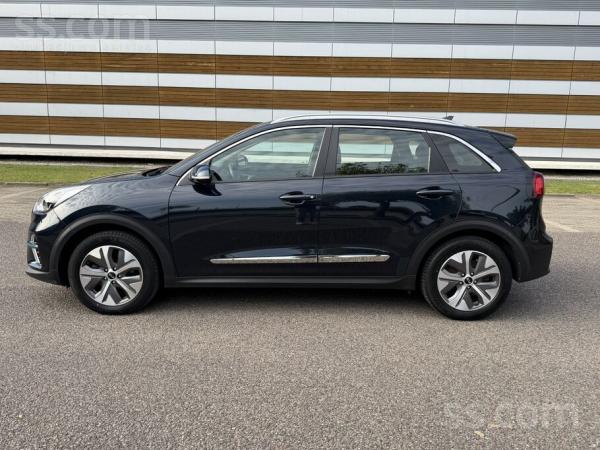 Melns Kia Niro 2022 Rīga, ar dzinēja tilpumu 0.00 L un nobraukumu 121 tūkst. km par 20500 €, foto 6 vietnē AUTOMOTO.COM.LV