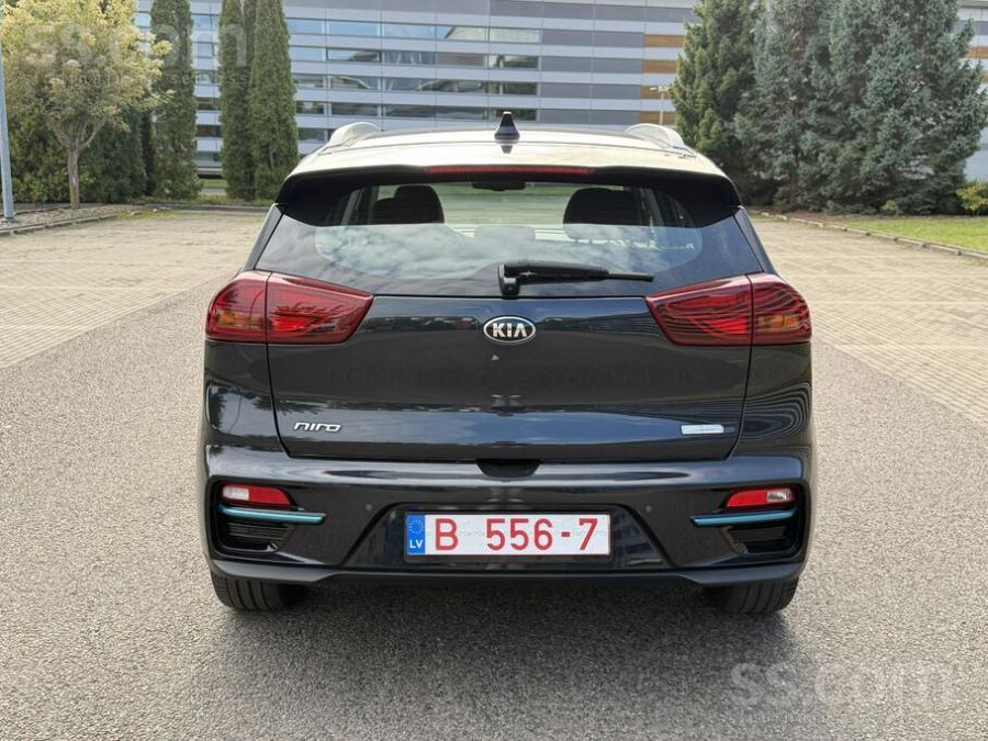 Melns Kia Niro 2022 Rīga, ar dzinēja tilpumu 0.00 L un nobraukumu 121 tūkst. km par 20500 €, foto 8 vietnē AUTOMOTO.COM.LV