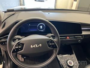 Black Kia Niro 2023 in Riga, with an engine capacity of 0.00 L and mileage of 17 thousand km for 33900 €, photo 19 on AUTOMOTO.COM.LV