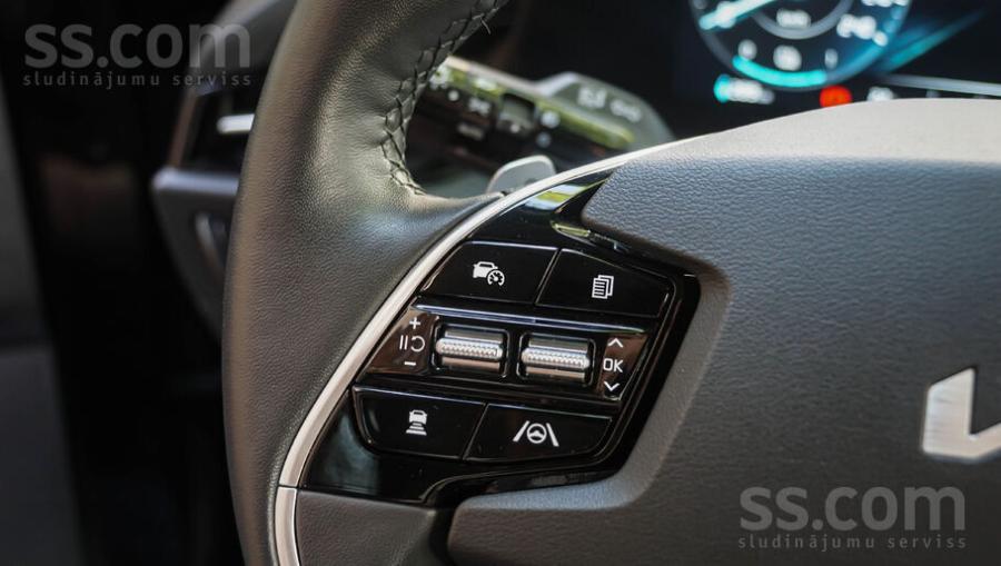 Melns Kia Niro 2023 Rīga, ar dzinēja tilpumu 1.60 L un nobraukumu 45 tūkst. km par 26950 €, foto 17 vietnē AUTOMOTO.COM.LV