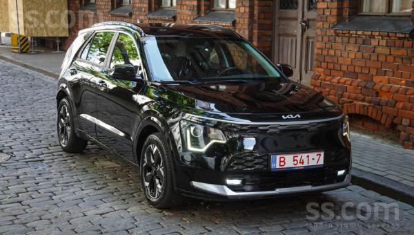 Melns Kia Niro 2023 Rīga, ar dzinēja tilpumu 1.60 L un nobraukumu 45 tūkst. km par 26950 €, foto 6 vietnē AUTOMOTO.COM.LV