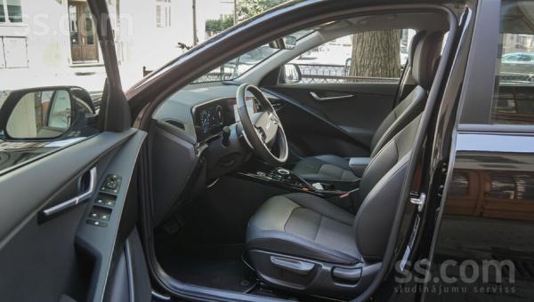 Melns Kia Niro 2023 Rīga, ar dzinēja tilpumu 1.60 L un nobraukumu 45 tūkst. km par 26950 €, foto 7 vietnē AUTOMOTO.COM.LV
