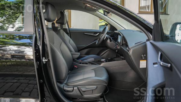 Melns Kia Niro 2023 Rīga, ar dzinēja tilpumu 1.60 L un nobraukumu 45 tūkst. km par 26950 €, foto 10 vietnē AUTOMOTO.COM.LV