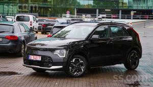 Melns Kia Niro 2023 Rīga, ar dzinēja tilpumu 0.00 L un nobraukumu 108 tūkst. km par 26450 €, foto  vietnē AUTOMOTO.COM.LV