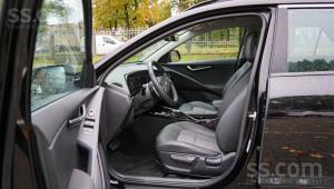 Black Kia Niro 2023 in Riga, with an engine capacity of 0.00 L and mileage of 108 thousand km for 26450 €, photo 10 on AUTOMOTO.COM.LV