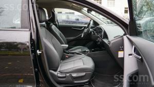 Black Kia Niro 2023 in Riga, with an engine capacity of 0.00 L and mileage of 108 thousand km for 26450 €, photo 13 on AUTOMOTO.COM.LV