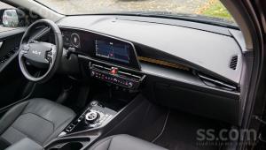Black Kia Niro 2023 in Riga, with an engine capacity of 0.00 L and mileage of 108 thousand km for 26450 €, photo 14 on AUTOMOTO.COM.LV
