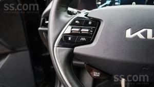 Black Kia Niro 2023 in Riga, with an engine capacity of 0.00 L and mileage of 108 thousand km for 26450 €, photo 18 on AUTOMOTO.COM.LV