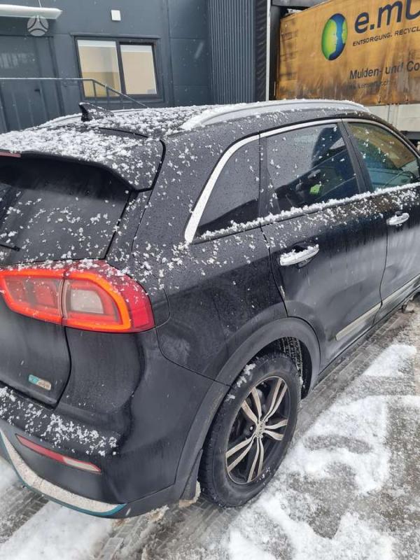 Melns Kia Niro 2019 Kauņa, ar dzinēja tilpumu 0.00 L un nobraukumu 223 tūkst. km par 13800 €, foto 4 vietnē AUTOMOTO.COM.LV