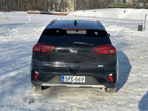 Black Kia Niro 2019 in Kaunas, with an engine capacity of 1.58 L and mileage of 258 thousand km for 8950 €, photo 5 on AUTOMOTO.COM.LV