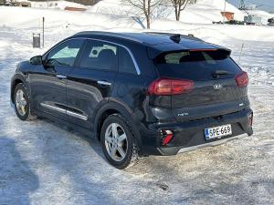 Black Kia Niro 2019 in Kaunas, with an engine capacity of 1.58 L and mileage of 258 thousand km for 8950 €, photo 6 on AUTOMOTO.COM.LV