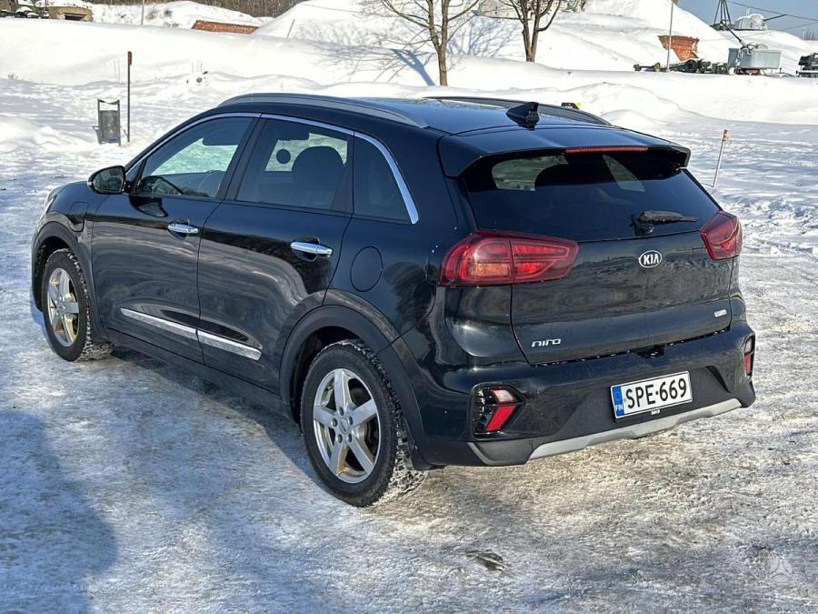 Black Kia Niro 2019 in Kaunas, with an engine capacity of 1.58 L and mileage of 258 thousand km for 8950 €, photo 6 on AUTOMOTO.COM.LV