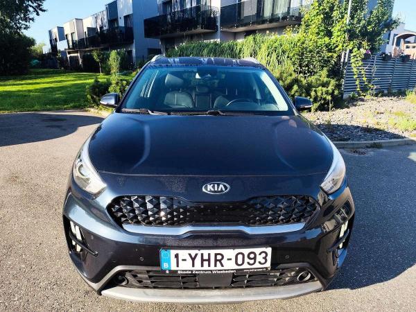 Black Kia Niro 2020 in Kaunas, with an engine capacity of 1.60 L and mileage of 162 thousand km for 12999 €, photo 2 on AUTOMOTO.COM.LV