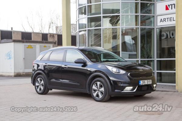 Melns Kia Niro 2017 Tallina, ar dzinēja tilpumu 1.60 L un nobraukumu 150 tūkst. km par 10490 €, foto 4 vietnē AUTOMOTO.COM.LV