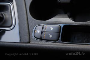 Черный Киа Niro 2017 в Таллин, объемом двигателя 1.60 л и пробегом 150 тыс. км за 10490 €, фото 17 на AUTOMOTO.COM.LV