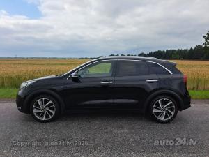 Melns Kia Niro 2018 Tartu, ar dzinēja tilpumu 1.60 L un nobraukumu 120 tūkst. km par 15990 €, foto 4 vietnē AUTOMOTO.COM.LV