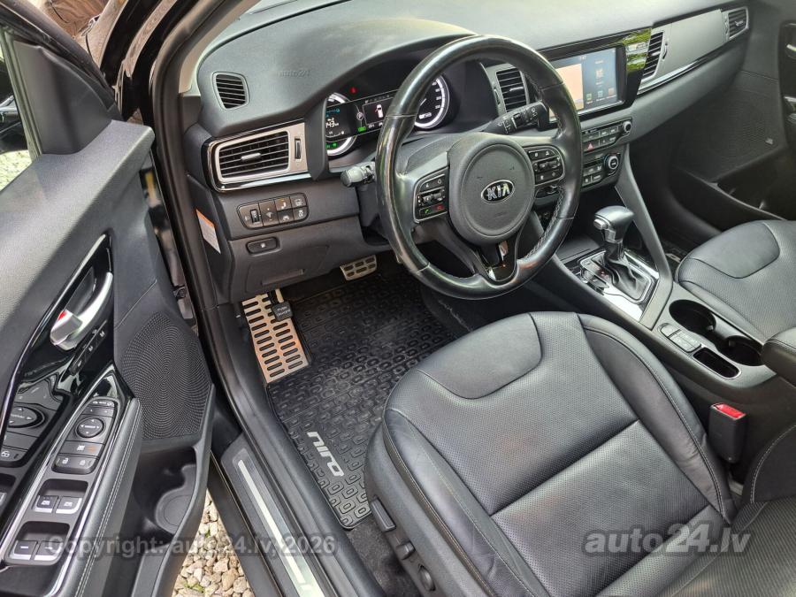 Melns Kia Niro 2018 Tartu, ar dzinēja tilpumu 1.60 L un nobraukumu 120 tūkst. km par 15990 €, foto 13 vietnē AUTOMOTO.COM.LV