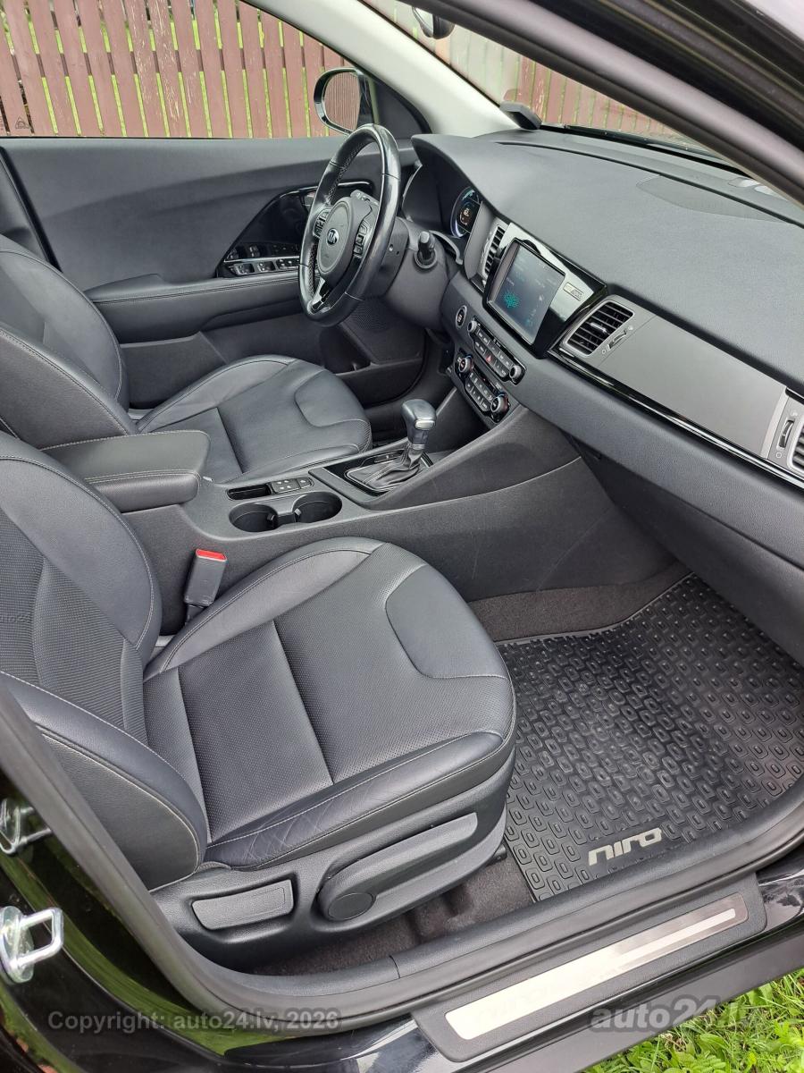Melns Kia Niro 2018 Tartu, ar dzinēja tilpumu 1.60 L un nobraukumu 120 tūkst. km par 15990 €, foto 14 vietnē AUTOMOTO.COM.LV