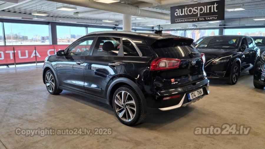 Black Kia Niro 2019 in Tartu, with an engine capacity of 1.60 L and mileage of 170 thousand km for 12990 €, photo 3 on AUTOMOTO.COM.LV