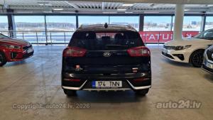 Black Kia Niro 2019 in Tartu, with an engine capacity of 1.60 L and mileage of 170 thousand km for 12990 €, photo 4 on AUTOMOTO.COM.LV