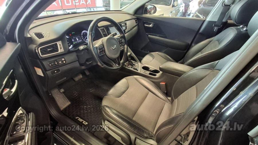 Black Kia Niro 2019 in Tartu, with an engine capacity of 1.60 L and mileage of 170 thousand km for 12990 €, photo 12 on AUTOMOTO.COM.LV