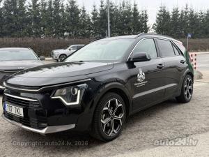 Черный Киа Niro 2023 в Таллин, объемом двигателя 1.60 л и пробегом 48 тыс. км за 25707 €, фото  на AUTOMOTO.COM.LV